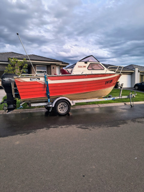 Savage Lancer 530 half cabin Near Brand new dunbier trailer zero rust ...