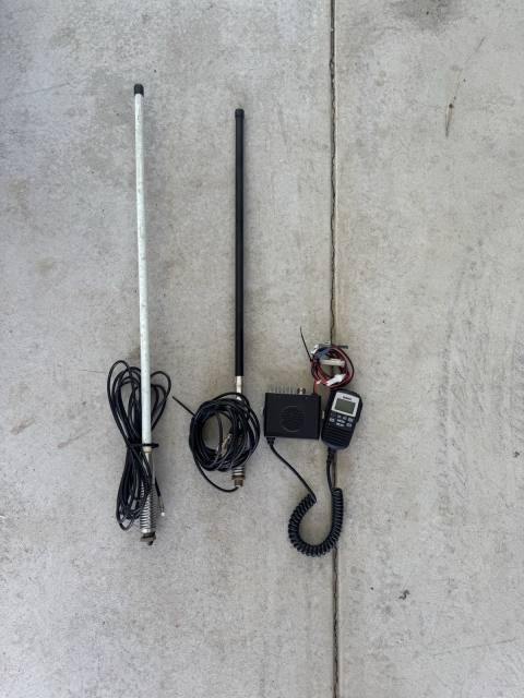 UHF radio with 2 Antennas both work | Other Parts & Accessories ...