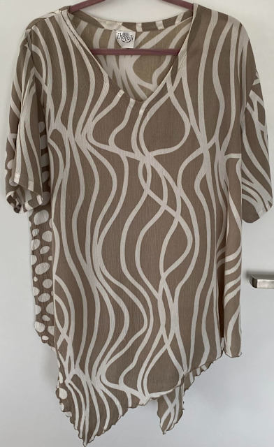 Ladies Top Size 22 Very smart. Excellent condition - Tops & Blouses in ...