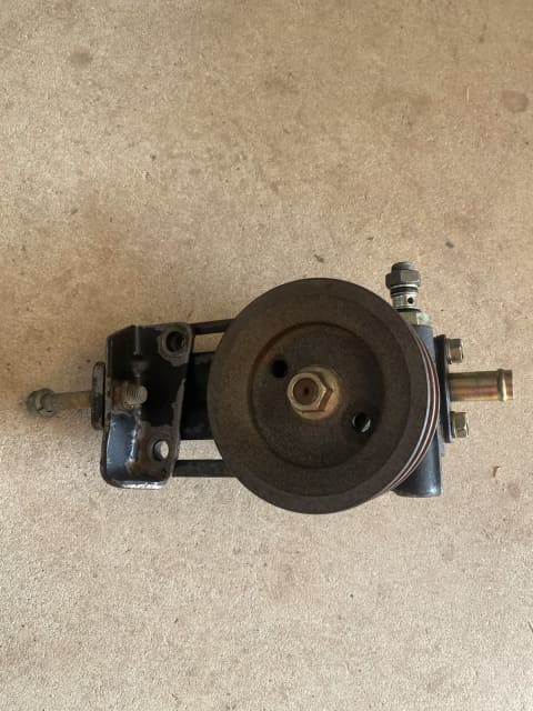 Holden TF rodeo 4JB1 power steering pump / bracket | Wrecking | Gumtree ...