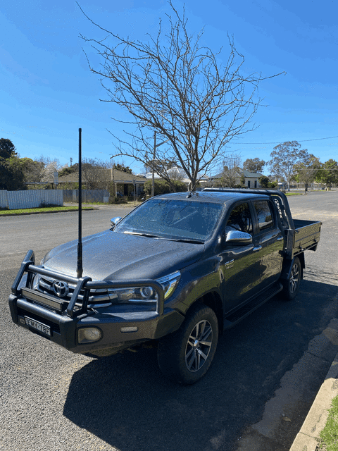 2017 TOYOTA HILUX SR5 (4x4) 6 SP MANUAL DUAL CAB UTILITY | Cars, Vans ...