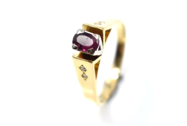 18ct Yellow Gold Ladies Ruby Ring Size S - Women's Jewellery in ...