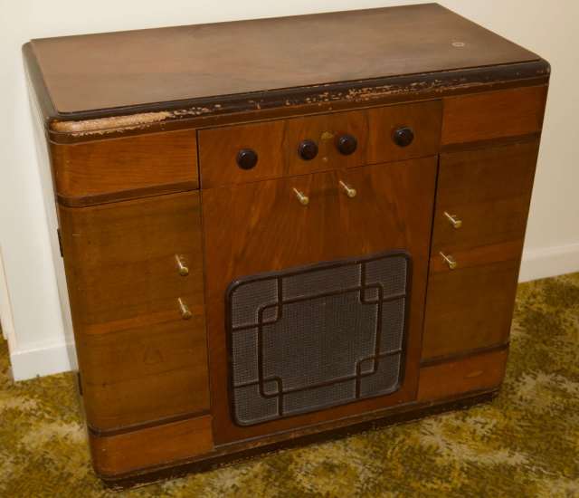 1951 Astor Radiogram with papers - Collectables in Carnegie VIC ...