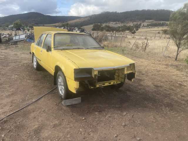 1981 HOLDEN COMMODORE VC 4 SP MANUAL 4D SEDAN, 5 seats | Cars, Vans ...