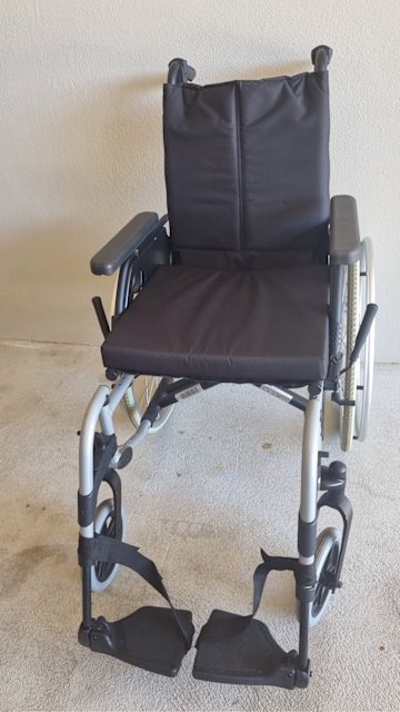 Wheelchair Breezy BasiX2 Ultra lightweight Folding frame/Sorrento 6020 ...
