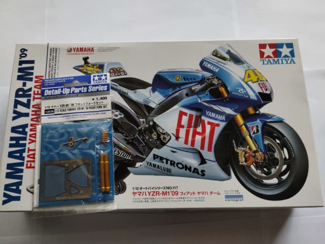 Tamiya Yamaha YZR-M1 09 Valentino Rossi 14117 1/12 model kit ...