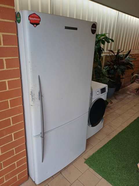 Free fridge - Fridges & Freezers in Hammond Park WA | Gumtree Australia