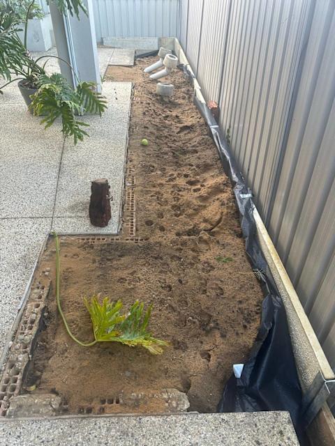 Experienced Bricklayer needed for a backyard raised garden bed ...