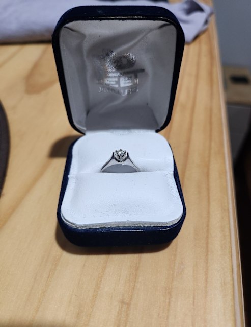 Solitaire Diamond Ring. 18ct White Gold - Women's Jewellery in Orange ...