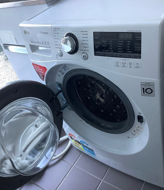 LG 11kg Front Load Washing Machine with TrueSteam WD1411SBW great work ...