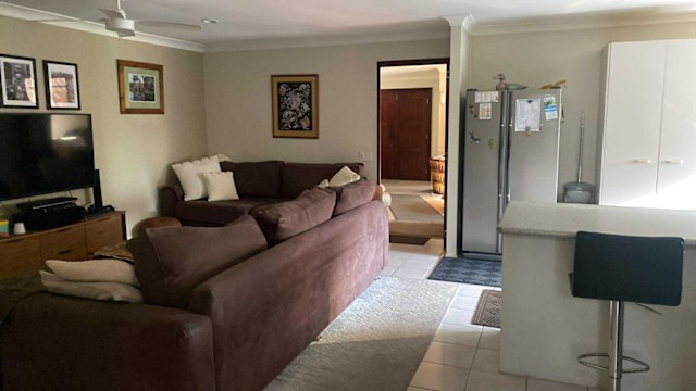 Room for rent in Parkwood - Room Share | Gumtree Australia