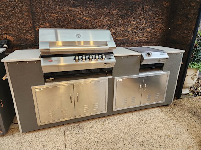 BBQ - Ziegler & Brown Turbo (5 burner RQT, built in) - BBQ in Brunswick ...