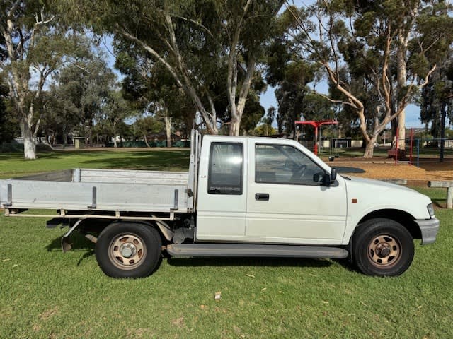 2001 Holden Rodeo LX (4x4) 5 SP MANUAL 4x4 SPACE CAB P/UP | Cars, Vans ...