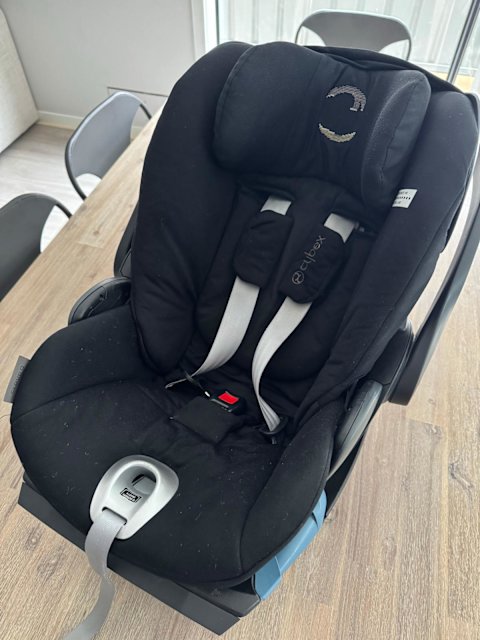 CYBEX CLOUD Q CAPSULE WITH TWO BASES - Car Seats in Clyde VIC | Gumtree ...