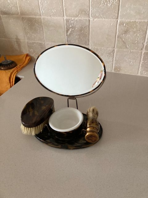 ANTIQUE GENTLEMANS PORTABLE TORTOISE SHELL SHAVING STAND - Antiques in ...