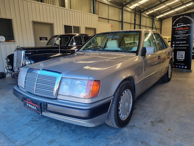 1990 MERCEDES-BENZ 300 E 24V 4 SP AUTOMATIC 4D SEDAN, 5 seats W124 ...