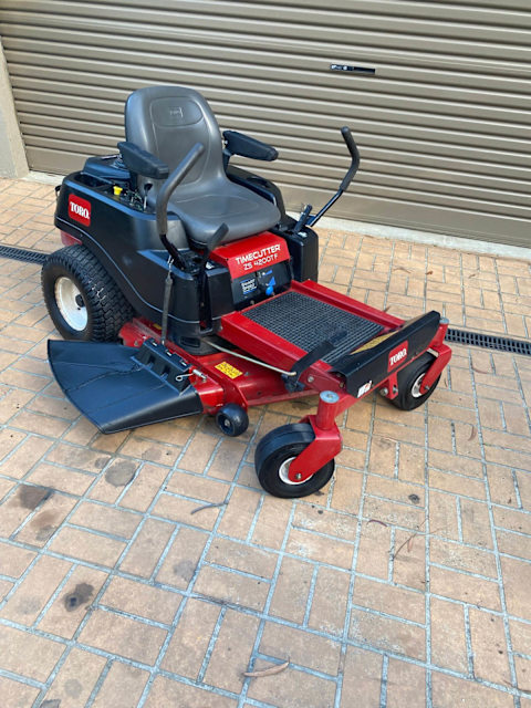 RIDE ON MOWER -TORO ZERO TURN 42 inch cutting deck - Lawn Mowers in ...