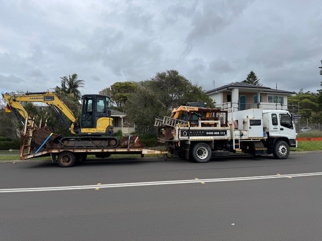 Isuzu 6T Tipper, Pig Trailer, 5T Excavator & Bobcat & extras ...