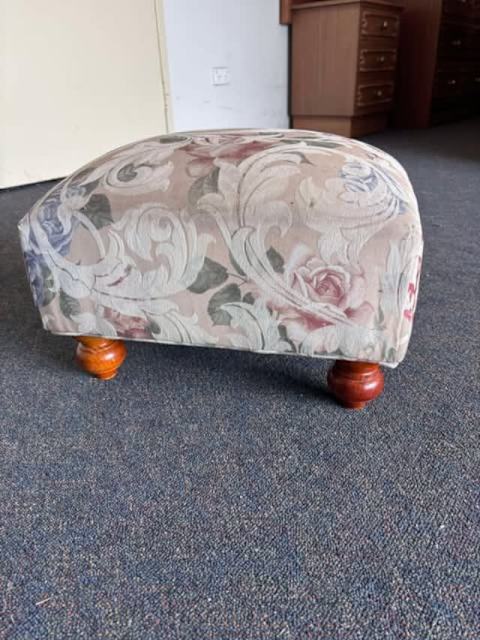 Beautiful small foot stool - Stools & Bar stools in Embleton WA ...