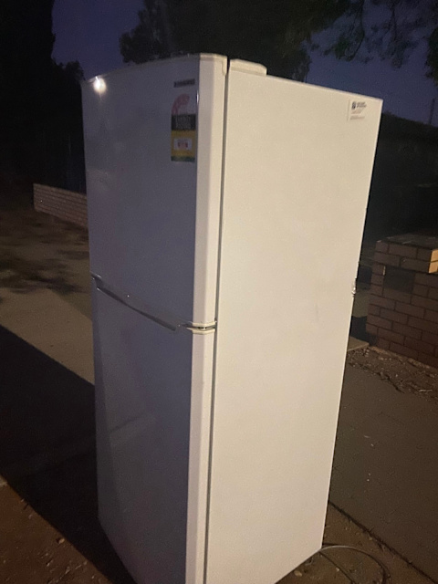 Working fridge - free! - Fridges & Freezers in Elizabeth SA | Gumtree ...