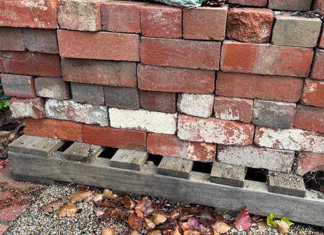 Secondhand Red Bricks - Building Materials in Oakleigh South VIC | Gumtree Australia