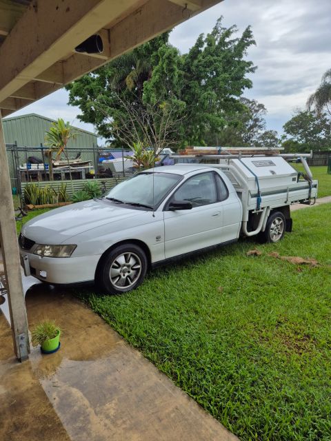 2003 HOLDEN COMMODORE ONE TONNER 4 SP AUTOMATIC C/CHAS | Cars, Vans ...