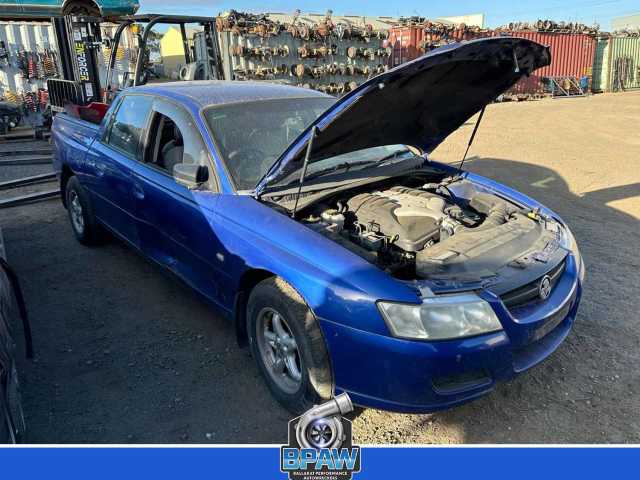 Wrecking now: Holden VZ Crewman 4 speed auto 3.07 diff Alloys 10hbl ...