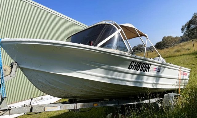 Quintrex Fishabout MK2, trailer and motor | Motorboats & Powerboats ...
