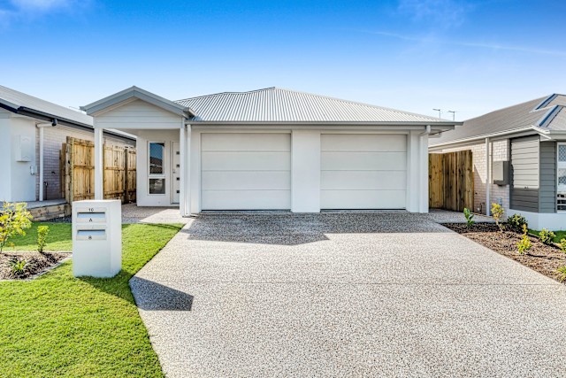 2/10 Royal Street, Park Ridge South, Queensland 4125 - for Rent ...