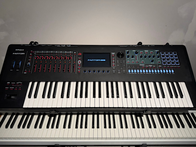 Roland Fantom 6EX Synthesiser Workstation - Keyboards & Pianos in West ...