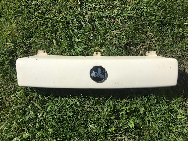 Commodore VN / VP Sedan Group A Style Fiberglass Front Grill | Auto ...