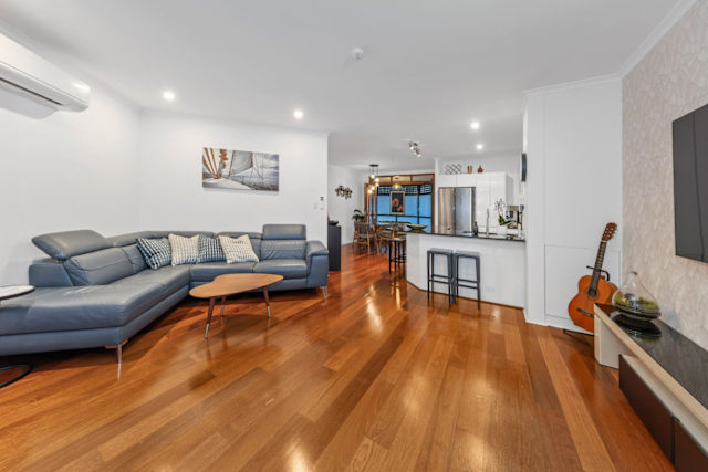 Apartment inner-city 2 Bedrooms 2 BTH - for Rent | Gumtree Australia