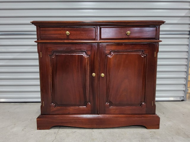 Stylish Mahogany Side Board / Entertainment Unit - Entertainment & TV ...