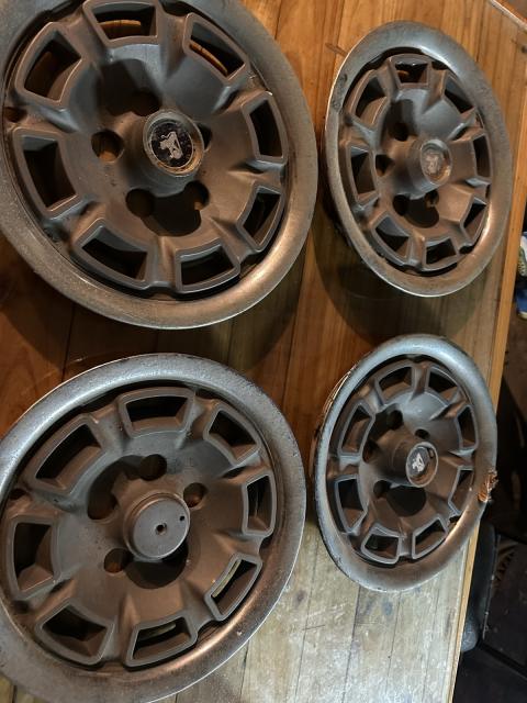Lh lx Slr hubcaps x4 | Wheels, Tyres & Rims | Gumtree Australia Penrith ...