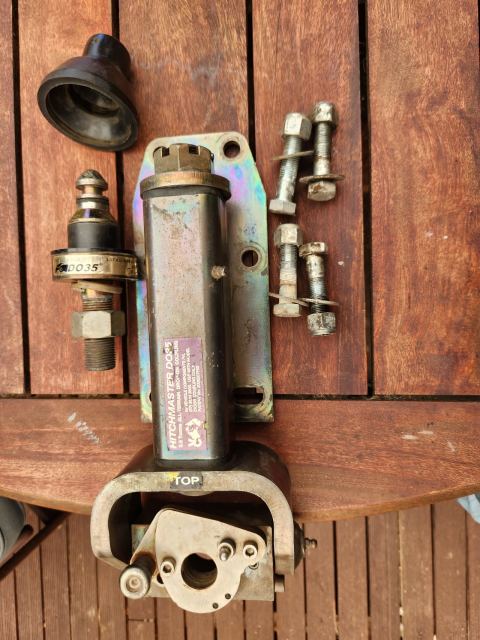 Hitchmaster DO 35 Coupling | Caravan & Campervan Accessories | Gumtree ...
