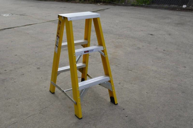 Double sided Fibreglass Step Ladder 3 feet foot ft 120 kg - Ladders ...