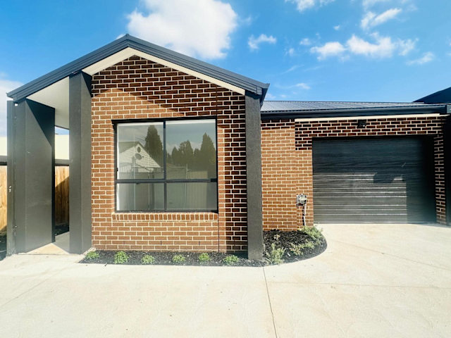 CHOICE OF 4 BRAND NEW HOMES.READY TO MOVE IN OR RENT OUT IN CORIO ...