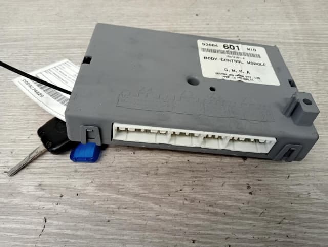 2002 HOLDEN VY COMMODORE 5.7L AUTO PETROL SEDAN BCM | Engine, Engine ...