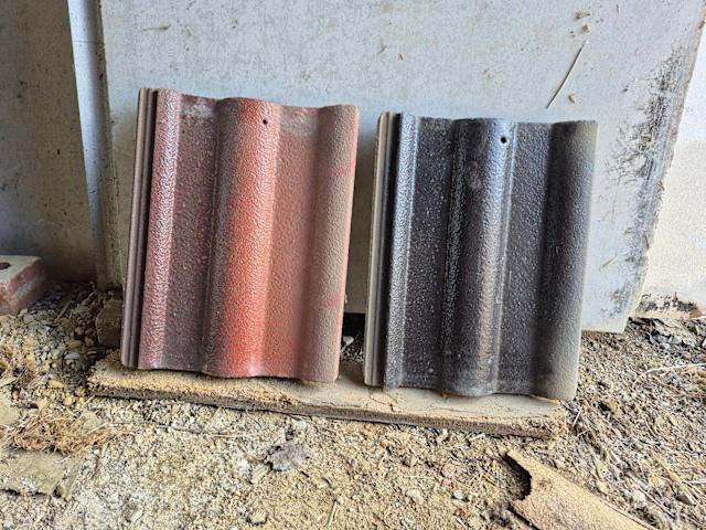 Monier Centurion Roof Tiles Black and Dark Red Colour. Sold $10each ...