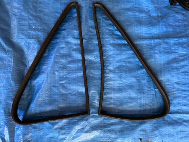 Holden HQ HJ HX HZ Sedan Rear Door Quarter Glass Rubber Seal NOS | Auto ...