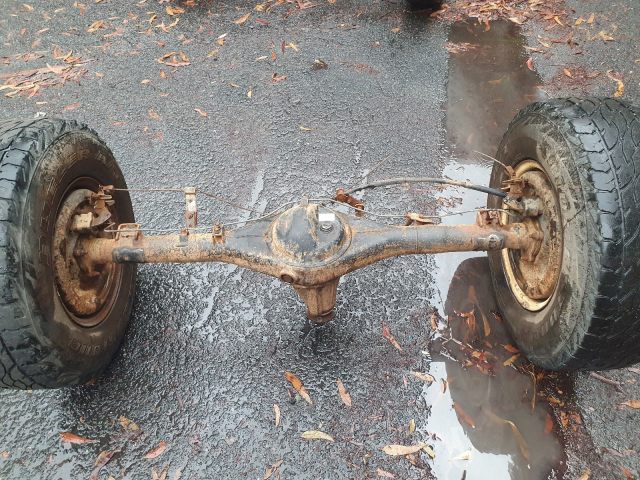 LN106 Toyota Hilux rear diff 4.3 LSD complete housing | Engine, Engine ...