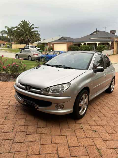 2006 PEUGEOT 206 XT 5 SP MANUAL 5D HATCHBACK | Cars, Vans & Utes ...