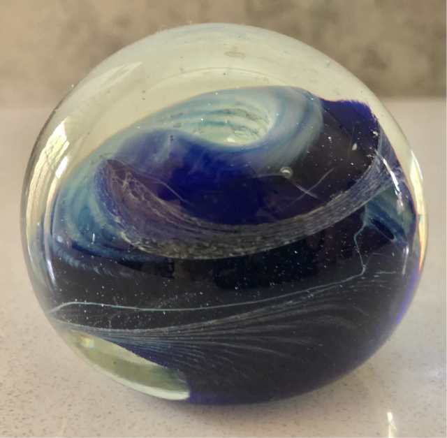 Australian Gerry Riley art glass paperweight signed - Collectables in ...