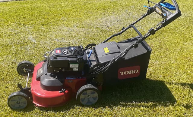 Self Propelled Lawn, Grass Mower, Twin Blade , Toro 30 inch cut, as ne ...