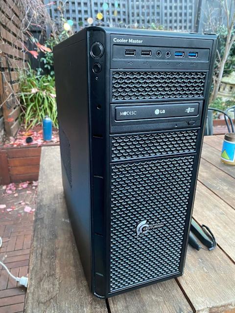 Old gaming PC (free) - Desktops in Kooyong VIC | Gumtree Australia