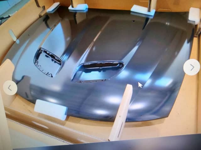 Cv8 Monaro vz bonnet nos in box | Auto Body parts | Gumtree Australia ...