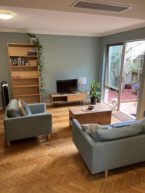 Furnished 1 bedroom apartment with sunny courtyard in Naremburn ...