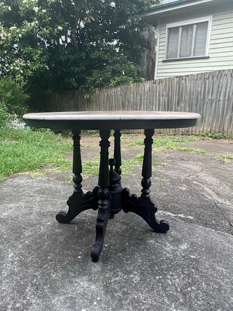 Round antique dining table - Dining Tables in Moorooka QLD | Gumtree ...