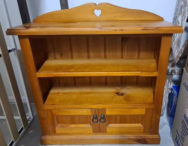 Cedar Shelving with Detailed Edging/Decoration - Bookcases & Shelves in ...