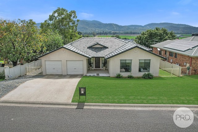 28 Peregrine Avenue, Tamworth, New South Wales 2340 - for Sale ...